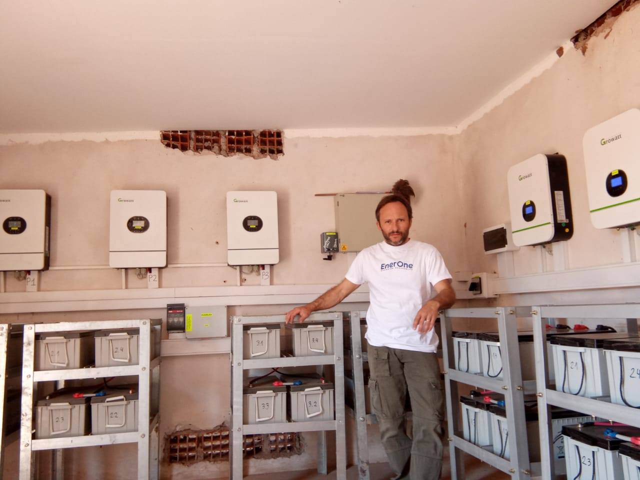 Sistema off grid 25 Kw potencia inversores – EnerOne